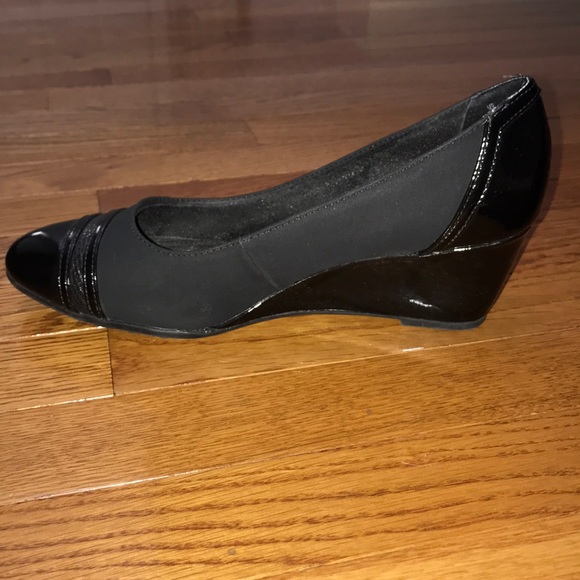 Life Stride | Shoes | Life Stride Soft System Black Wedges 95w | Poshmark